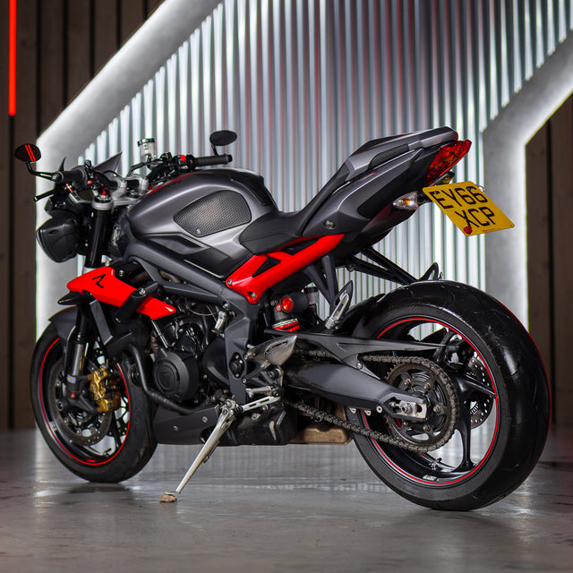 Triumph Street Triple 675R – The Giveaway Guys