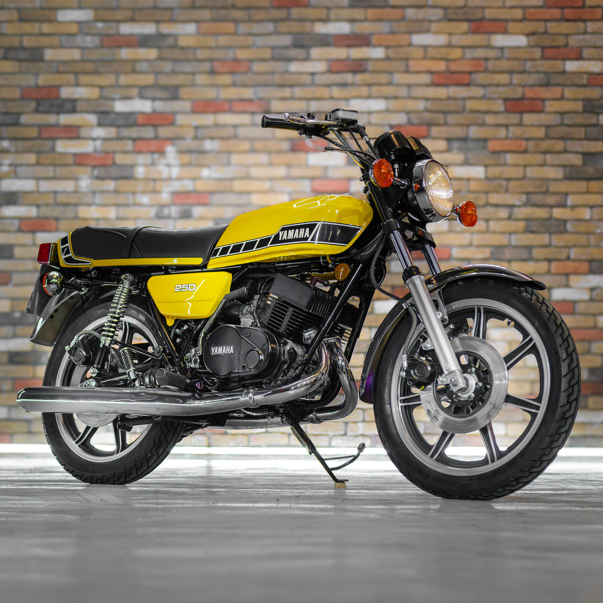 Kenny Roberts 1979 Yamaha RD 250 – The Giveaway Guys